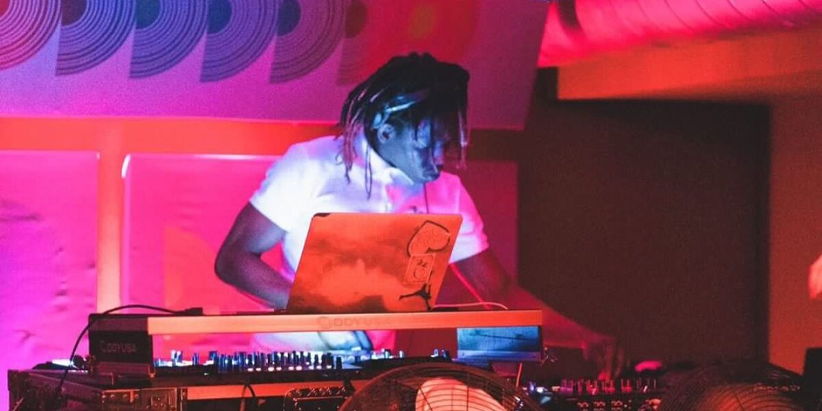 Late Night W/ DJ AYO – The Drake